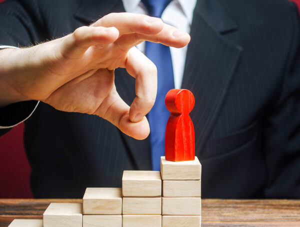 Westpac CFO Michael Rowland to retire in 2025 - Sharecafe